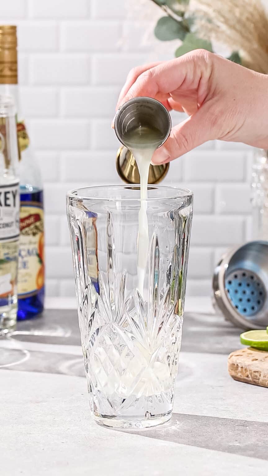 Mermaid Water Drink - Easy and Delicious Rum Punch