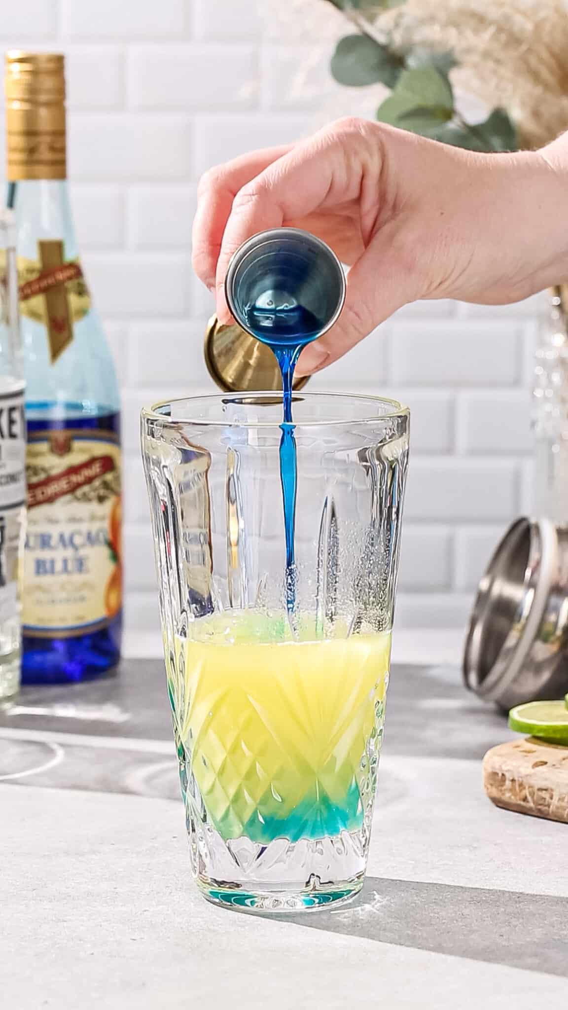 Mermaid Water Drink - Easy and Delicious Rum Punch