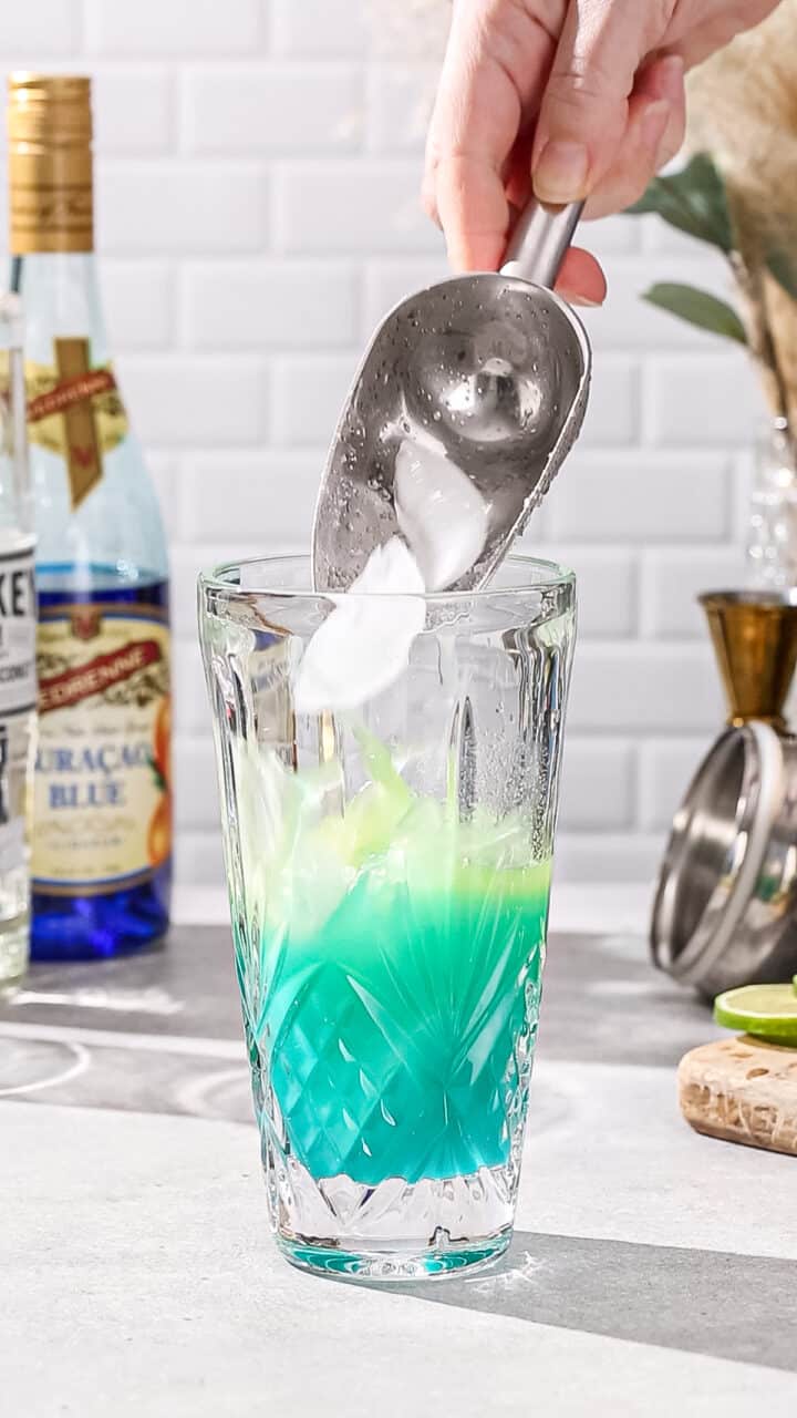 Mermaid Water Drink - Easy and Delicious Rum Punch